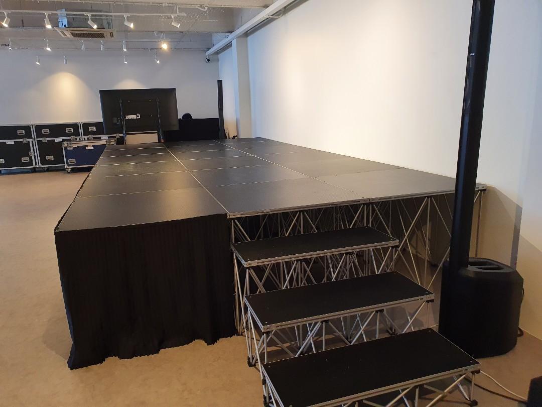 Portable modular Quick Frame Stage, Everything Else on Carousell