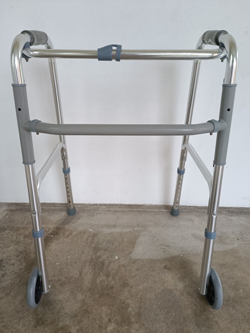 Walking frame with roller, Health & Nutrition, Assistive & Rehabilatory ...