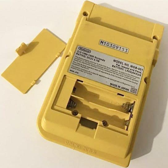 Yellow Game boy colour pocket console, Video Gaming, Video Game ...
