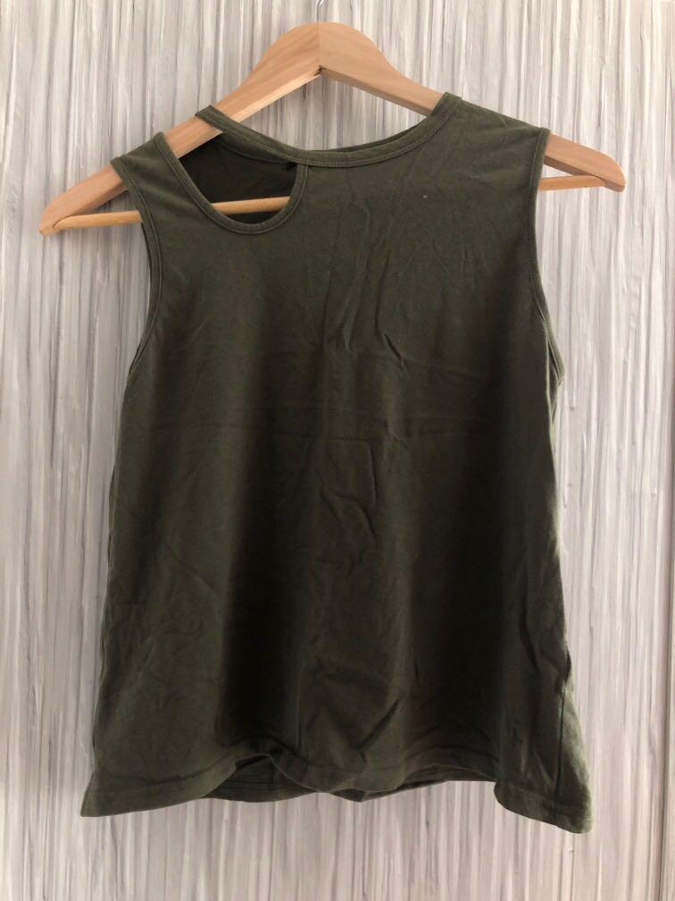 Army green top, Women's Fashion, Tops, Sleeveless on Carousell