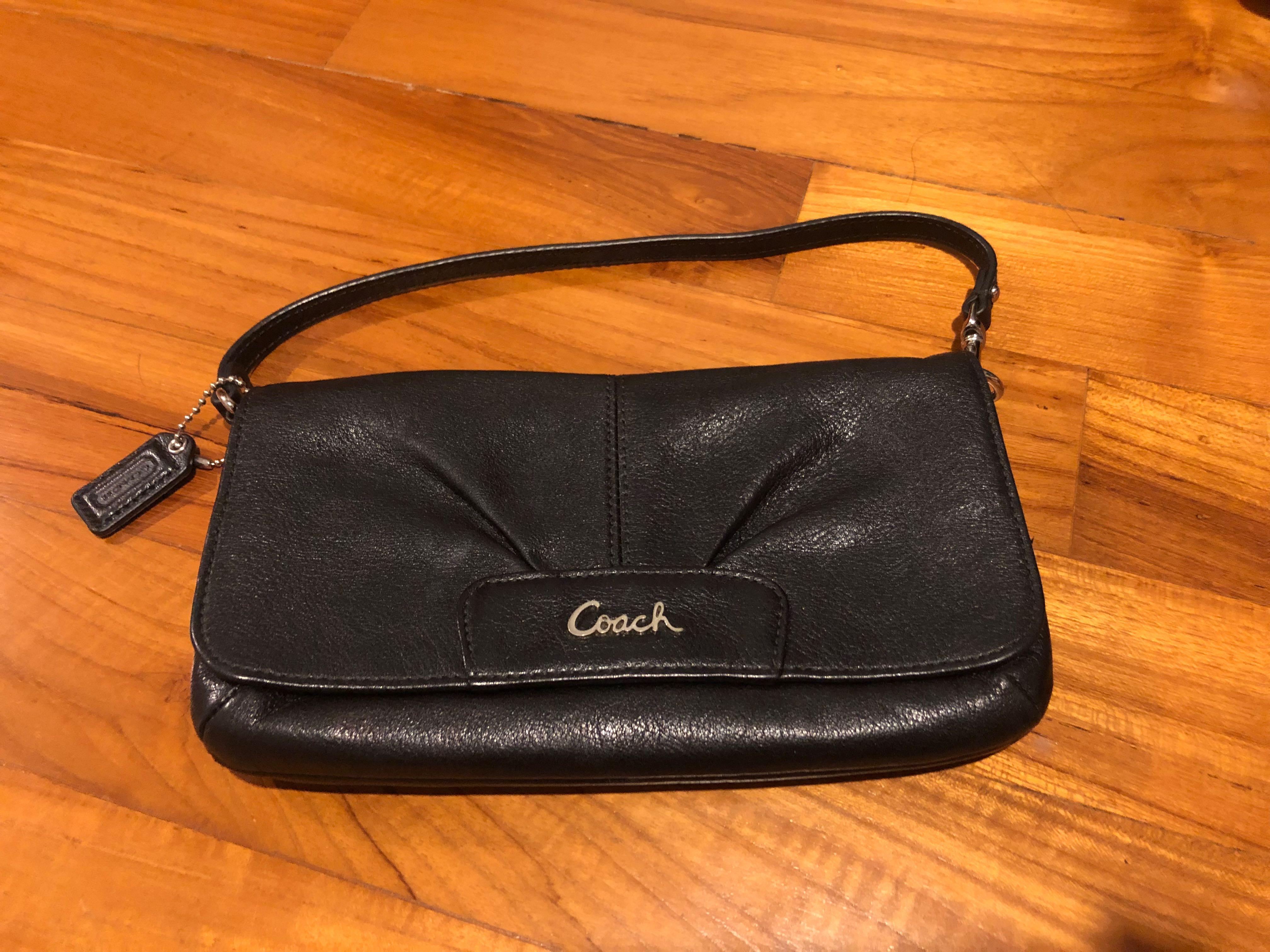 Coach underarm bag armpit bag clutch purse, Women's Fashion, Bags ...