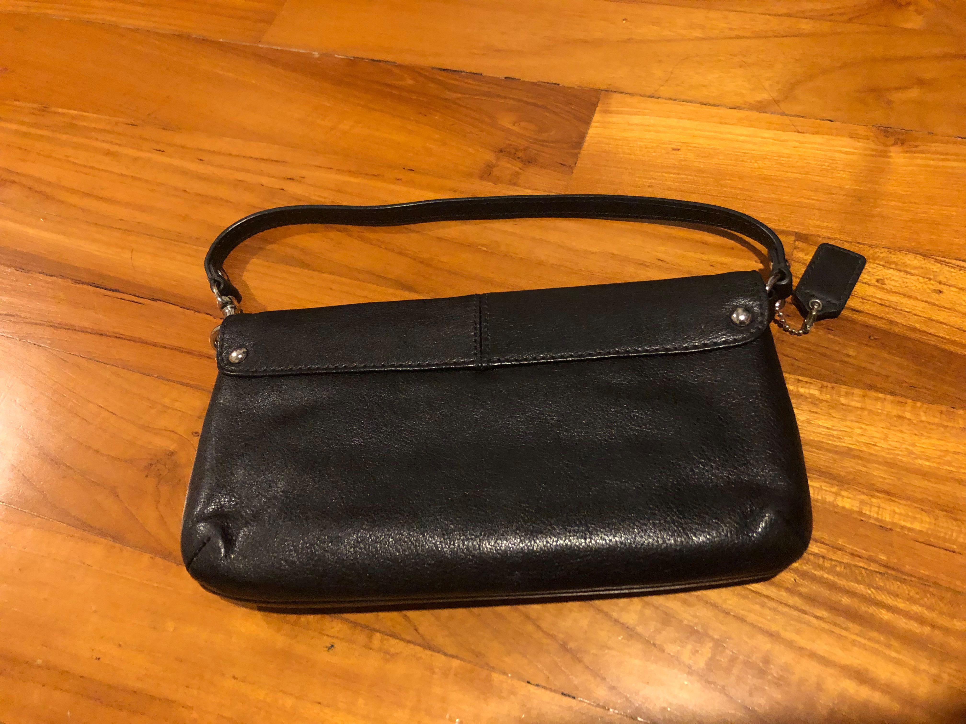 Coach underarm bag armpit bag clutch purse, Women's Fashion, Bags ...
