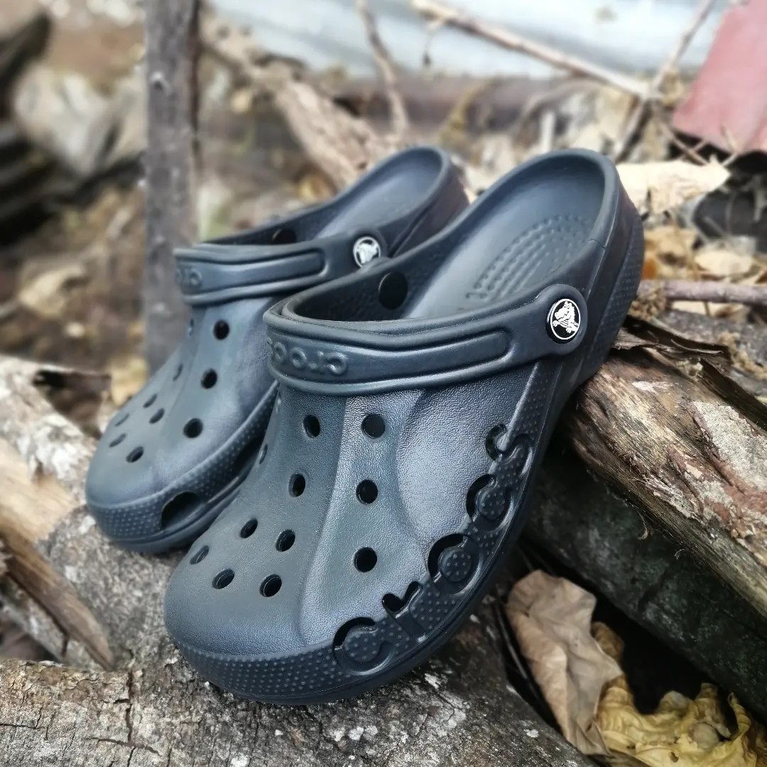 CROCS, Men's Fashion, Footwear, Slippers & Slides on Carousell