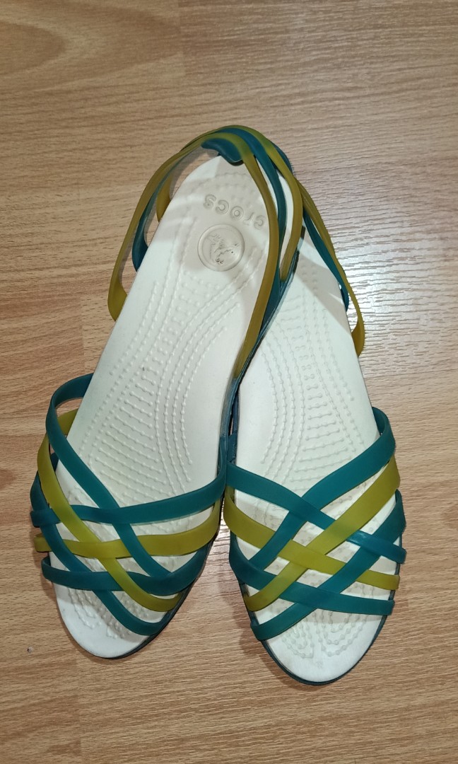 Crocs Huarache w8, Women's Fashion, Footwear, Flats & Sandals on Carousell