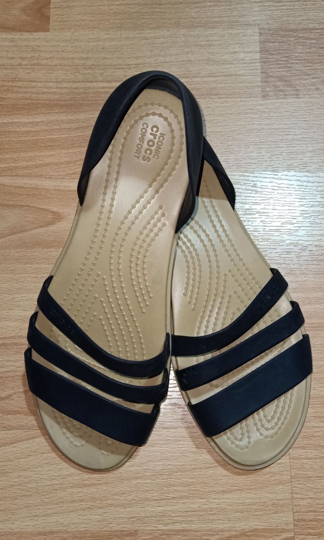 Crocs Tulum w8, Women's Fashion, Footwear, Flats & Sandals on Carousell