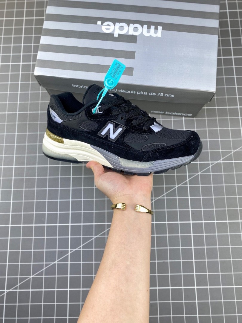 New Balance M992, 男裝, 鞋, 波鞋 - Carousell