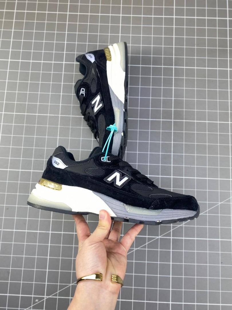 New Balance M992, 男裝, 鞋, 波鞋 - Carousell