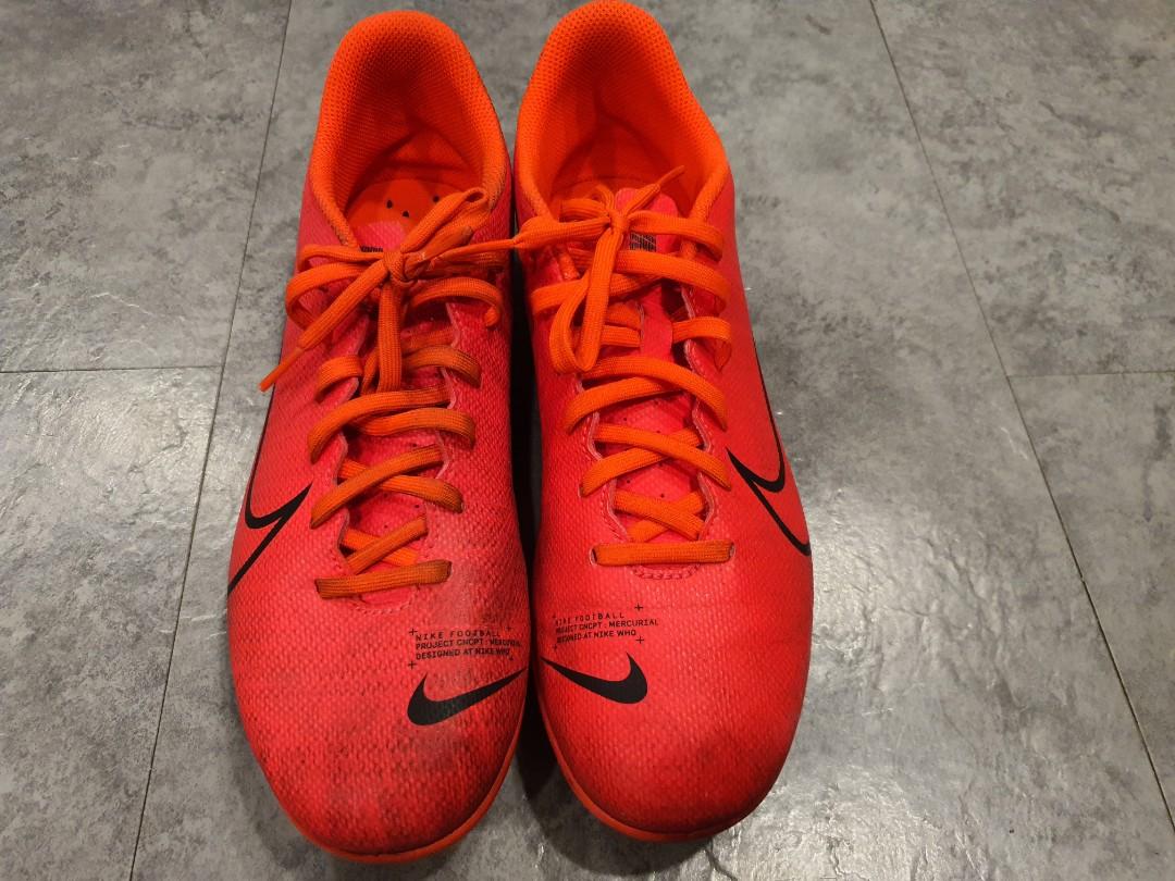 NIKE red soccer boots, Men's Fashion, Footwear, Sneakers on Carousell
