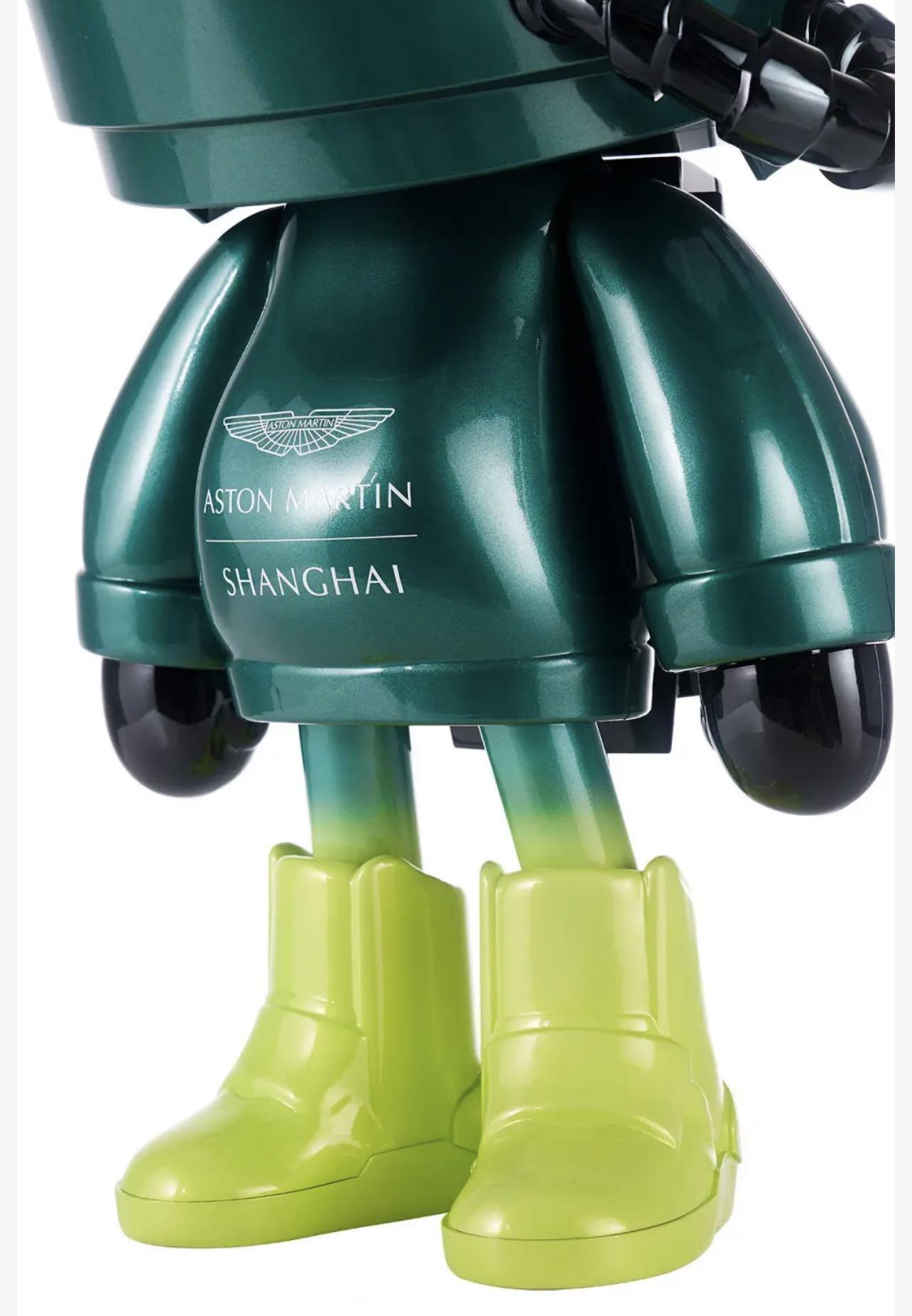 [Pre-Order] Robbi x Aston Martin 1000% 70cm figurine (China exclusive, Limited Edition of 199 ...