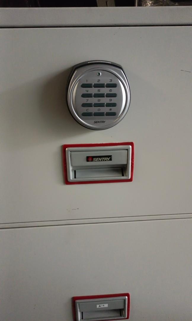 SENTRY SAFE 4 LAYER VERTICAL VAULT, Furniture & Home Living, Furniture ...