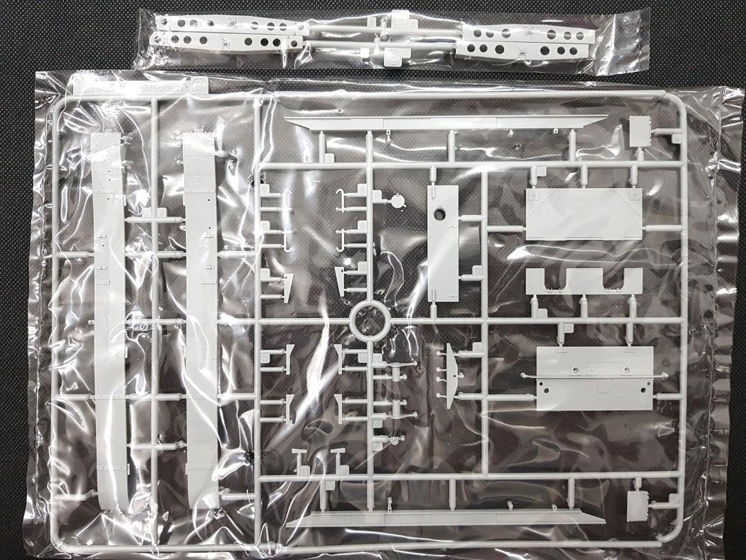 1/35 #6439 Dragon 10.5cm le.F.H 28/6 (Sf) auf Geschuetzwagen III/IV ...