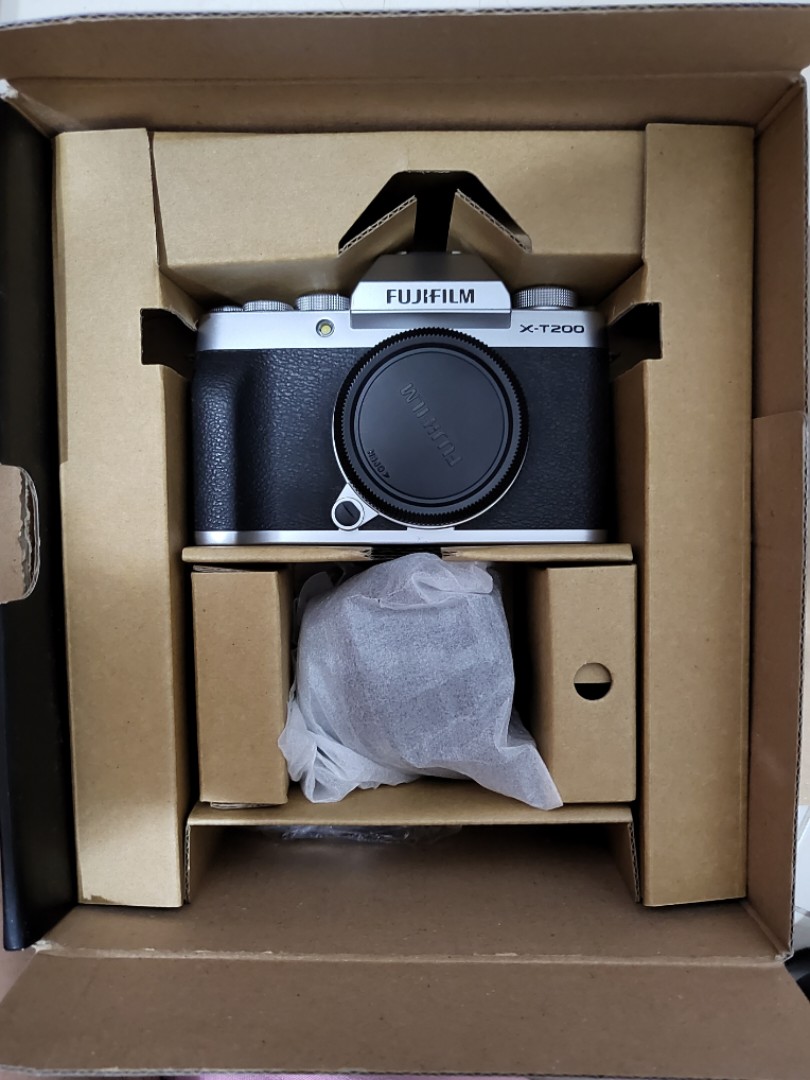 Fujifilm XT 200, Photography, Cameras on Carousell