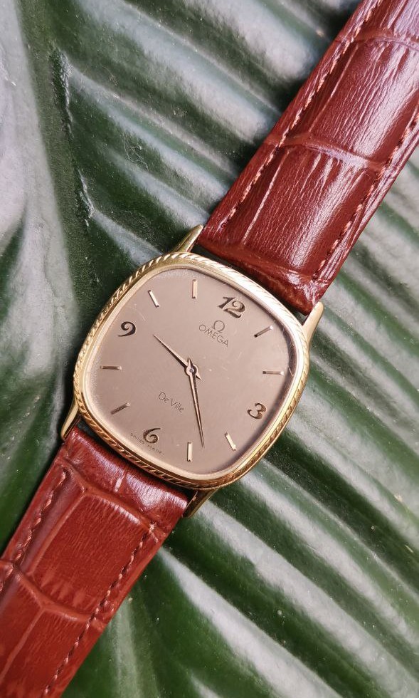 Omega Tank Quartz (Vintage), Luxury, Watches on Carousell