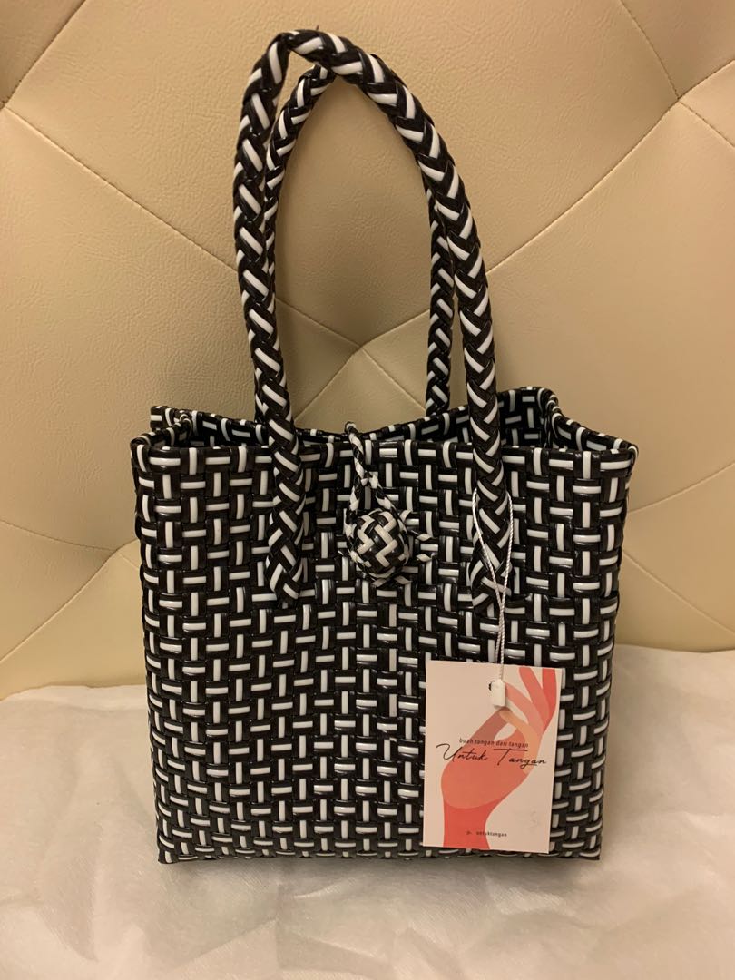 Plastic straw handicrafts bag, Women's Fashion, Bags & Wallets, Tote ...