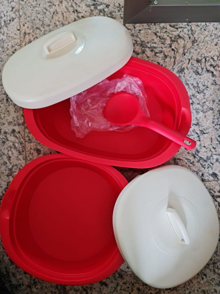 Tupperware container with cover, Furniture & Home Living, Kitchenware ...