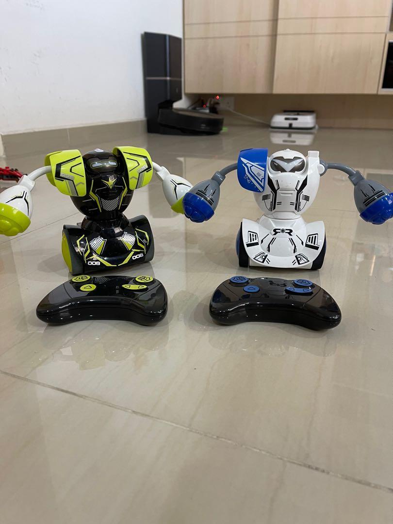 2 robots fighting +controls, Hobbies & Toys, Toys & Games on Carousell