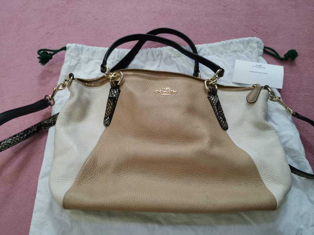 Coach beg, Women's Fashion, Bags & Wallets, Shoulder Bags on Carousell