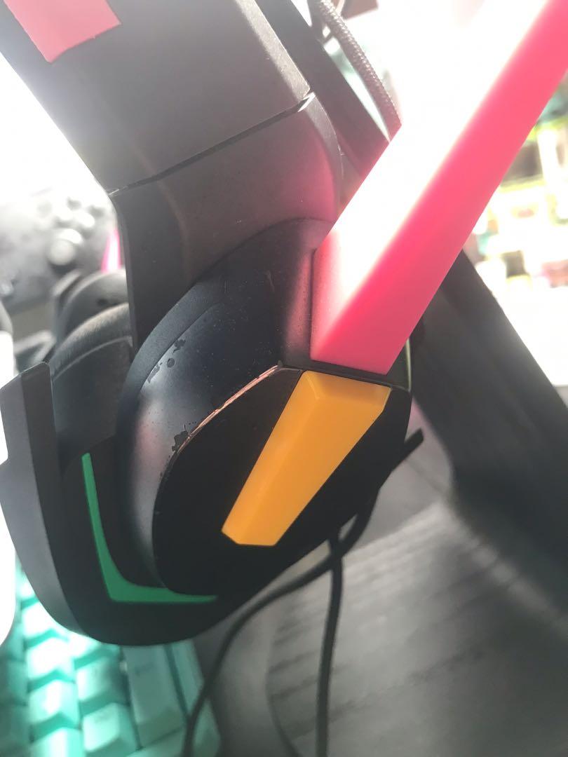 D.va Razer Headphones and Gun Powerbank, Hobbies & Toys, Memorabilia ...