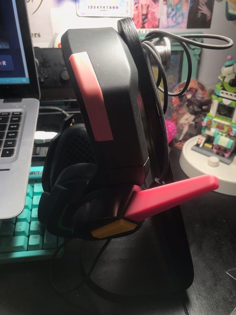 D.va Razer Headphones and Gun Powerbank, Hobbies & Toys, Memorabilia ...