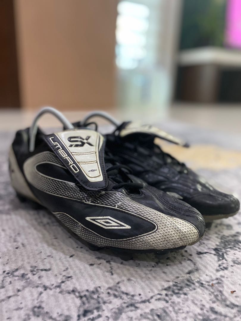 Football Shoes Umbro SX, Men's Fashion, Footwear, Boots on Carousell