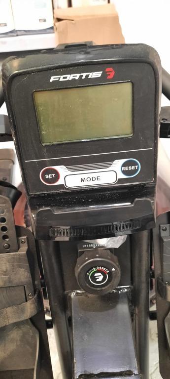 Fortis Water Resistance Full Motion Rowing Machine, Sports Equipment ...