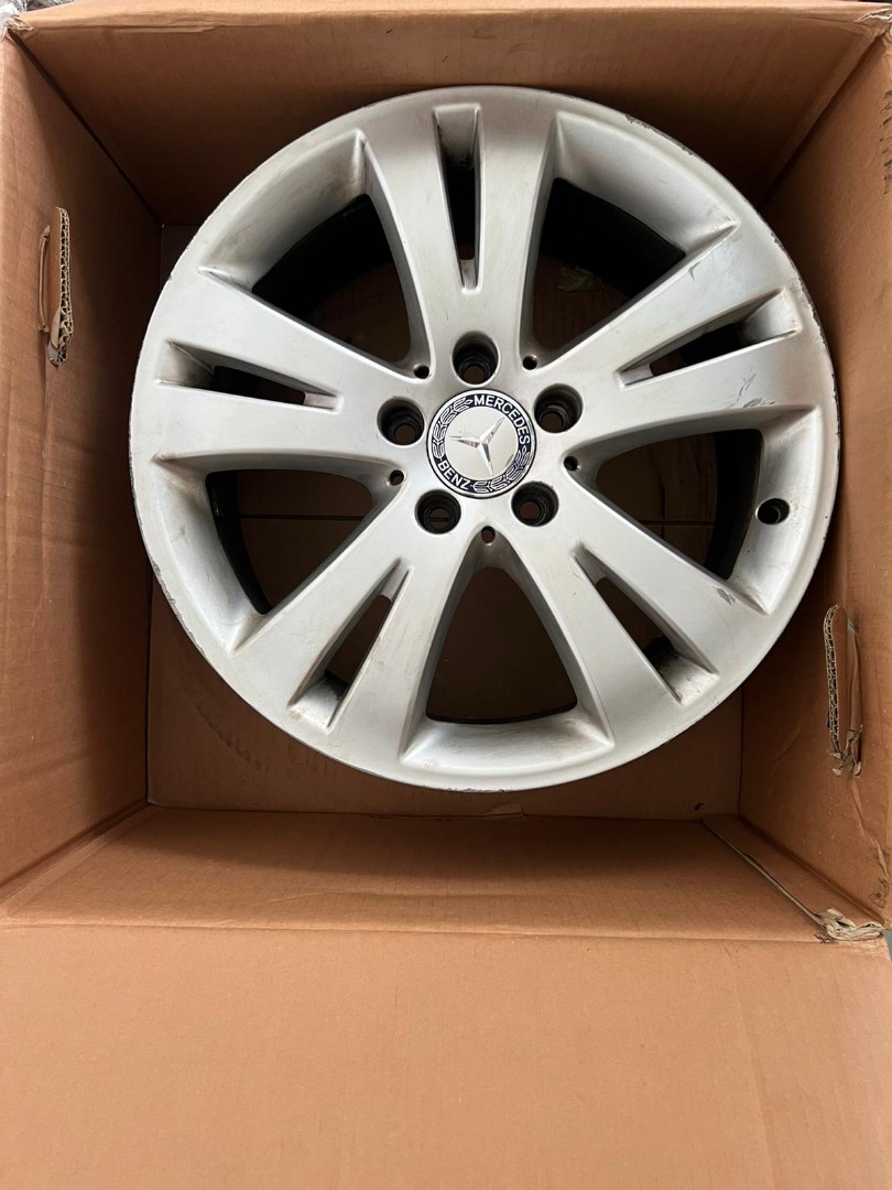 Mercedes-Benz C Class (W204) Original 17" Rims, Car Accessories, Tyres ...