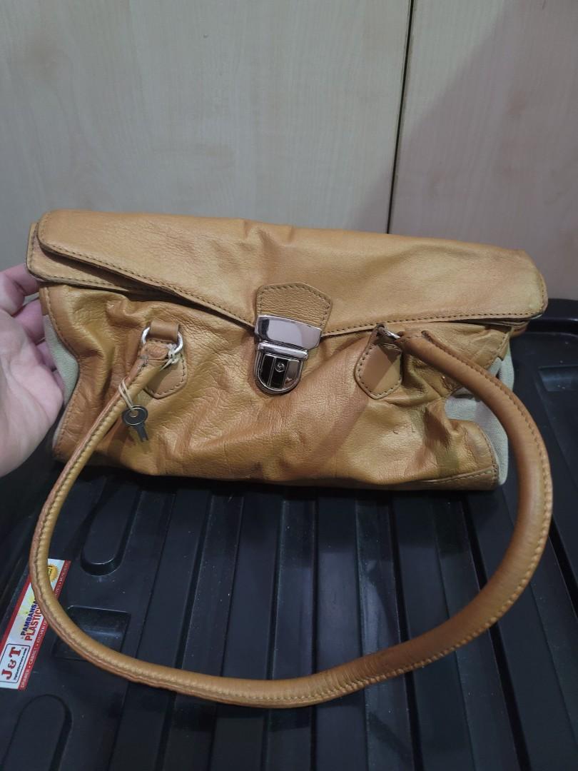 orig cln with key shoulderbag / kili kili bag, Women's Fashion, Bags ...