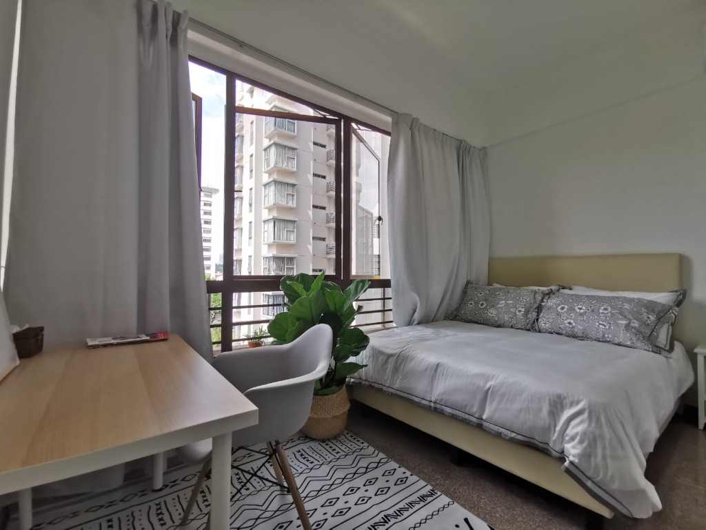 Rare Bright & Breezy Spacious Common Room - 3min walk to Novena MRT! 1 ...