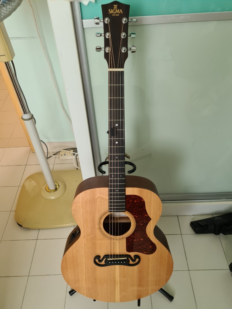 Sigma GJME Jumbo Solid Top Acoustic Guitar, Hobbies & Toys, Music ...