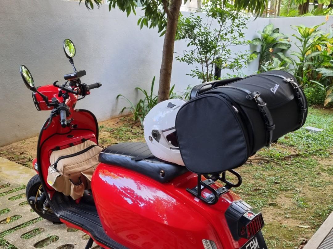 SIP Scooter Classic Tail Bag, Motorcycles, Motorcycle Accessories on ...