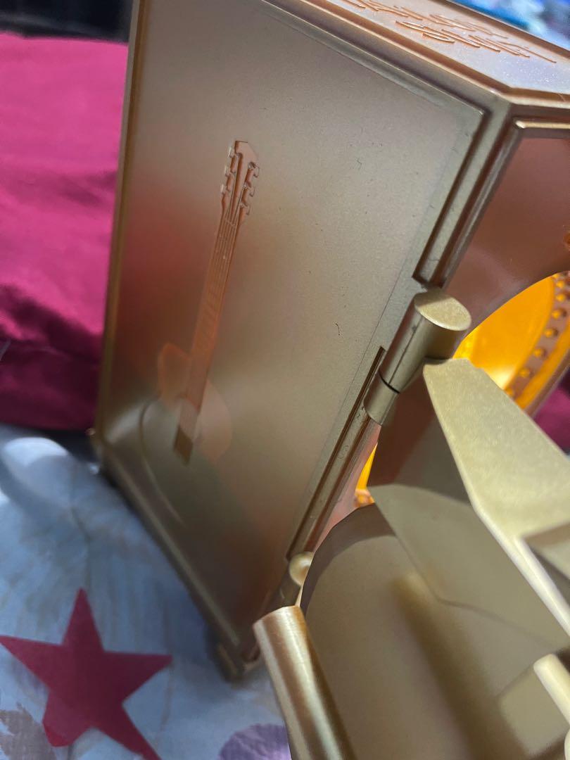 Taylor Swift Fearless Vault Snow Globe, Hobbies & Toys, Music & Media ...