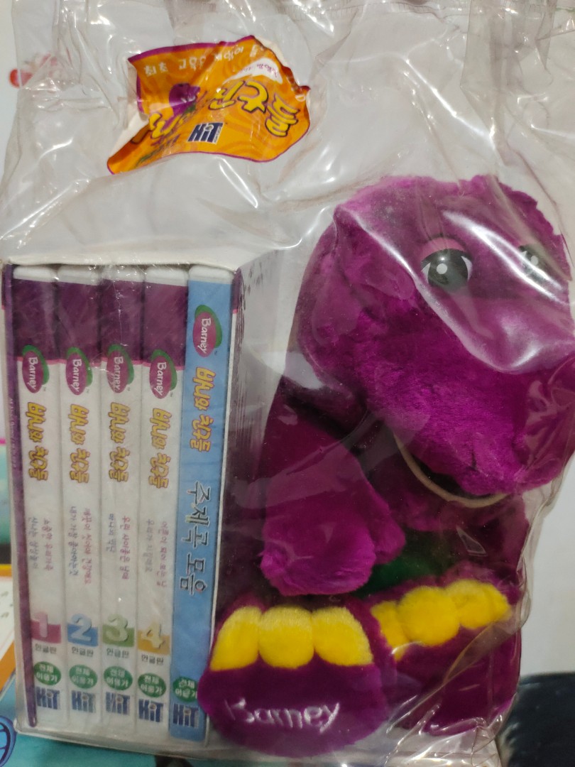 Boneka Barney + vcd, Bayi & Anak, Lainnya di Carousell