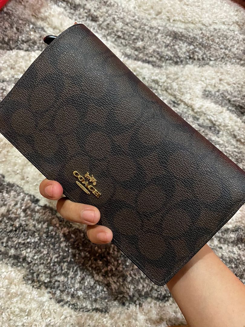 Coach Sling wallet, Luxury, Bags & Wallets on Carousell