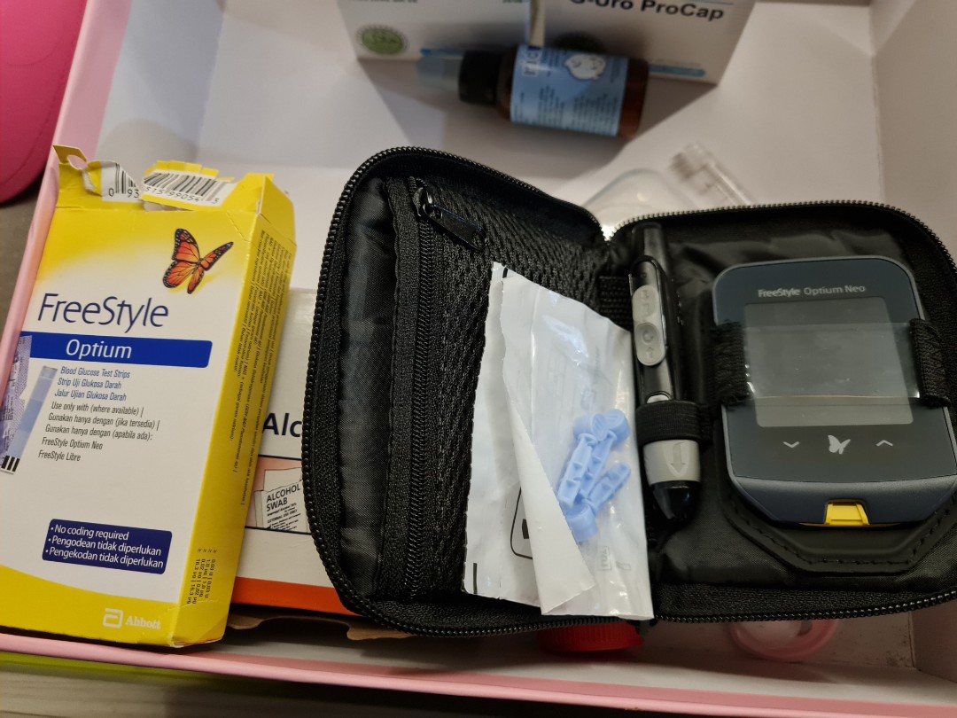Freestyle optium neo, diabetes test kit, Health & Nutrition, Medical ...