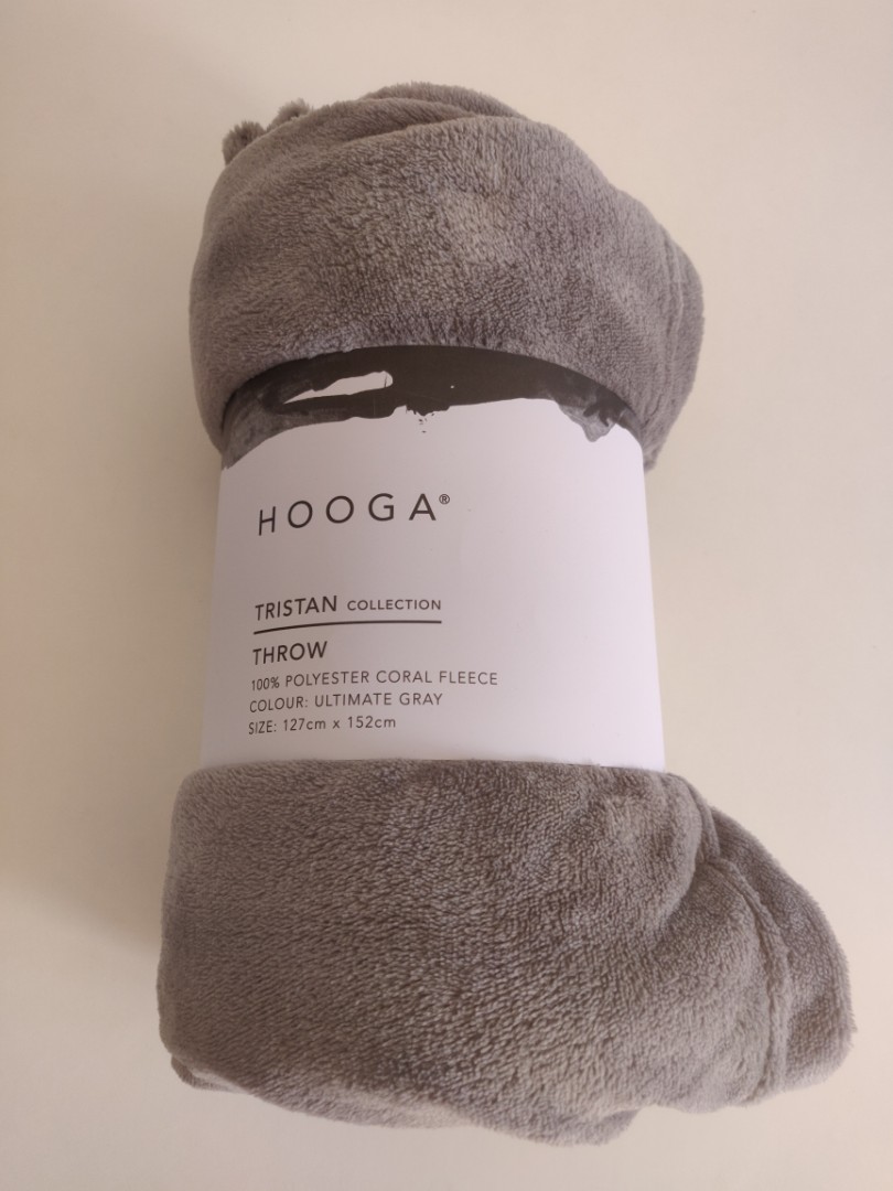 Hooga Tristan Throw - Grey (New), Furniture & Home Living, Home Decor ...