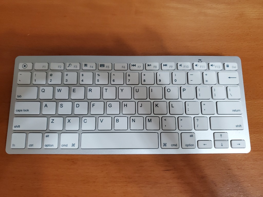 Miniso Bluetooth Keyboard 電腦＆科技 電腦周邊及配件 電腦鍵盤及相關產品 Carousell