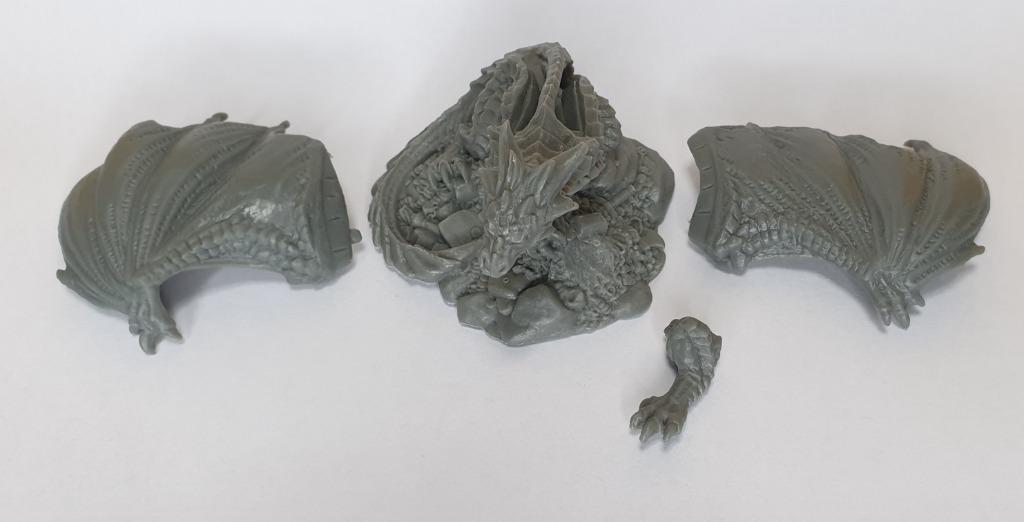 Reaper Bones 5 - Young Dragon on Treasure Pile Miniature for Dungeon ...