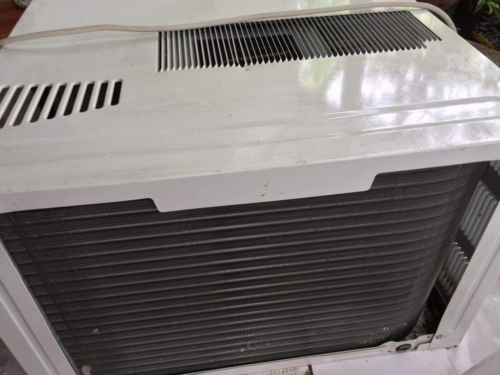 SHARP 2HP REMOTE WINDOW TYPE AIRCON, NON INVERTER, TV & Home Appliances ...