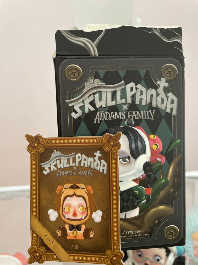 Skull Panda - Addams Family, 興趣及遊戲, 玩具 & 遊戲類 - Carousell