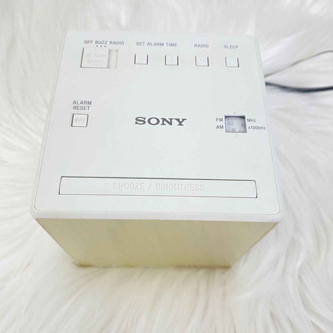 Sony alarm clock with radio, TV & Home Appliances, Other Home ...