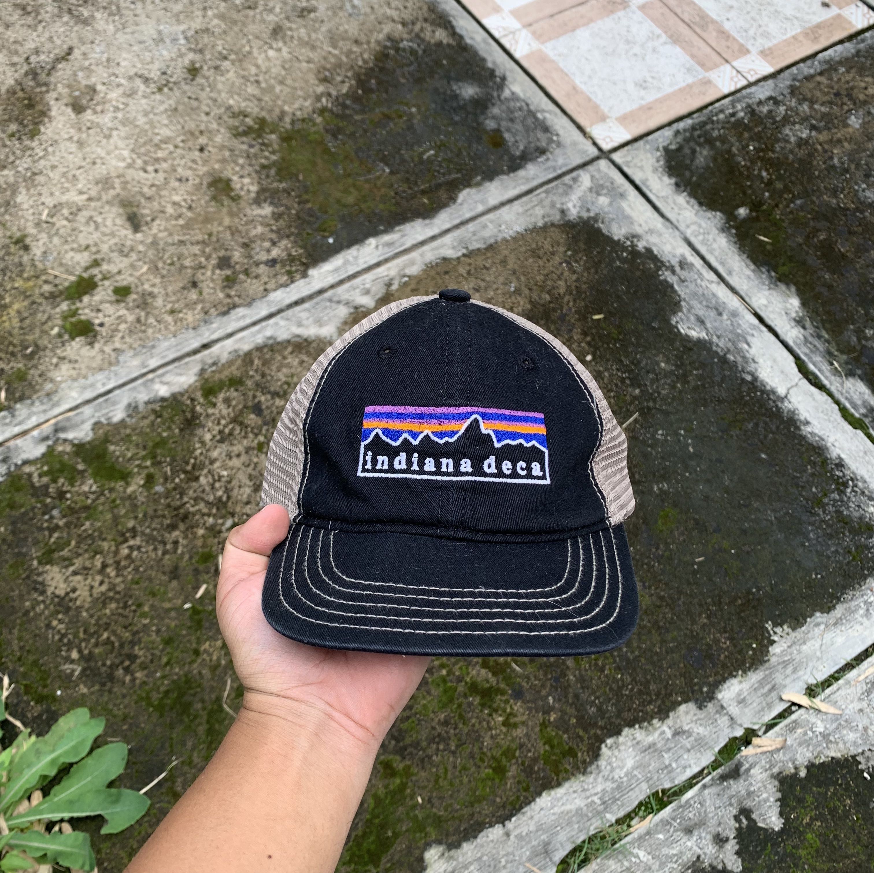 Topi Trucker Indiana Deca Patagonia Logo Parody, Fesyen Pria, Aksesoris ...