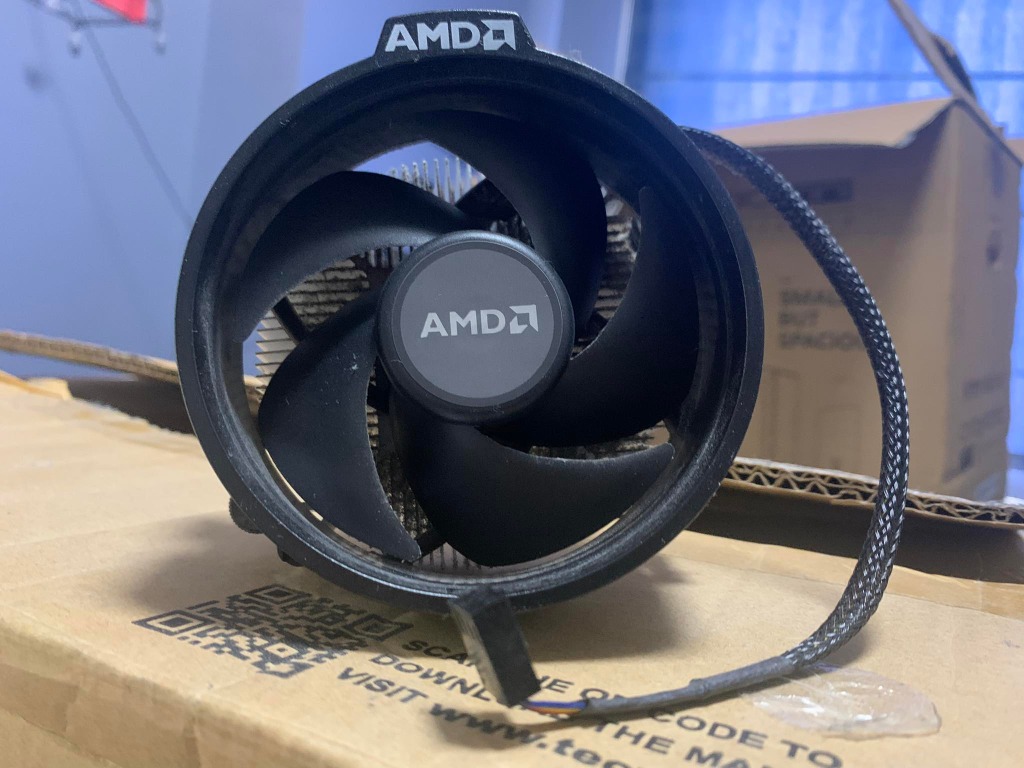 AMD Wraith Stealth Socket AM4 4-Pin Connector CPU Cooler with Aluminum ...