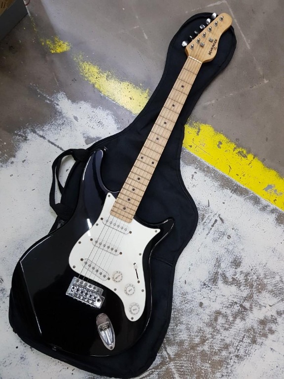 BEHRINGER ELECTRIC GUITAR, Hobbies & Toys, Music & Media, Musical ...