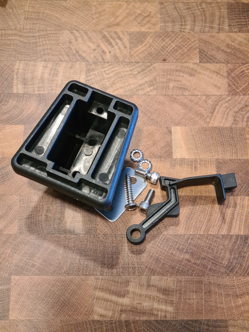 Brompton Front carrier block oem, Sports Equipment, Bicycles & Parts ...