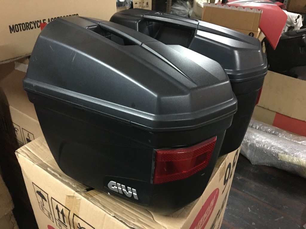 GIVI SIDE BOXES FOR SALE!, Motorcycles, Motorcycle Accessories on Carousell