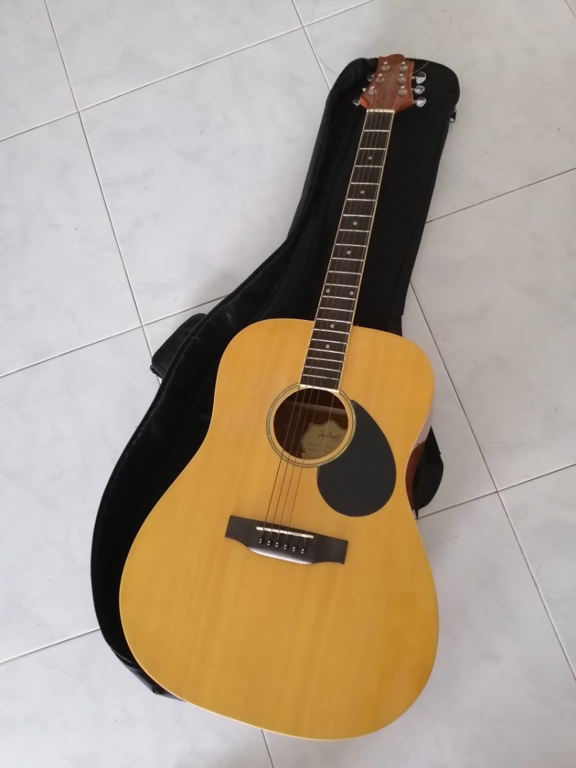 Greg Benett Acoustic Guitar GD-20NAT with free Capo and strings ...