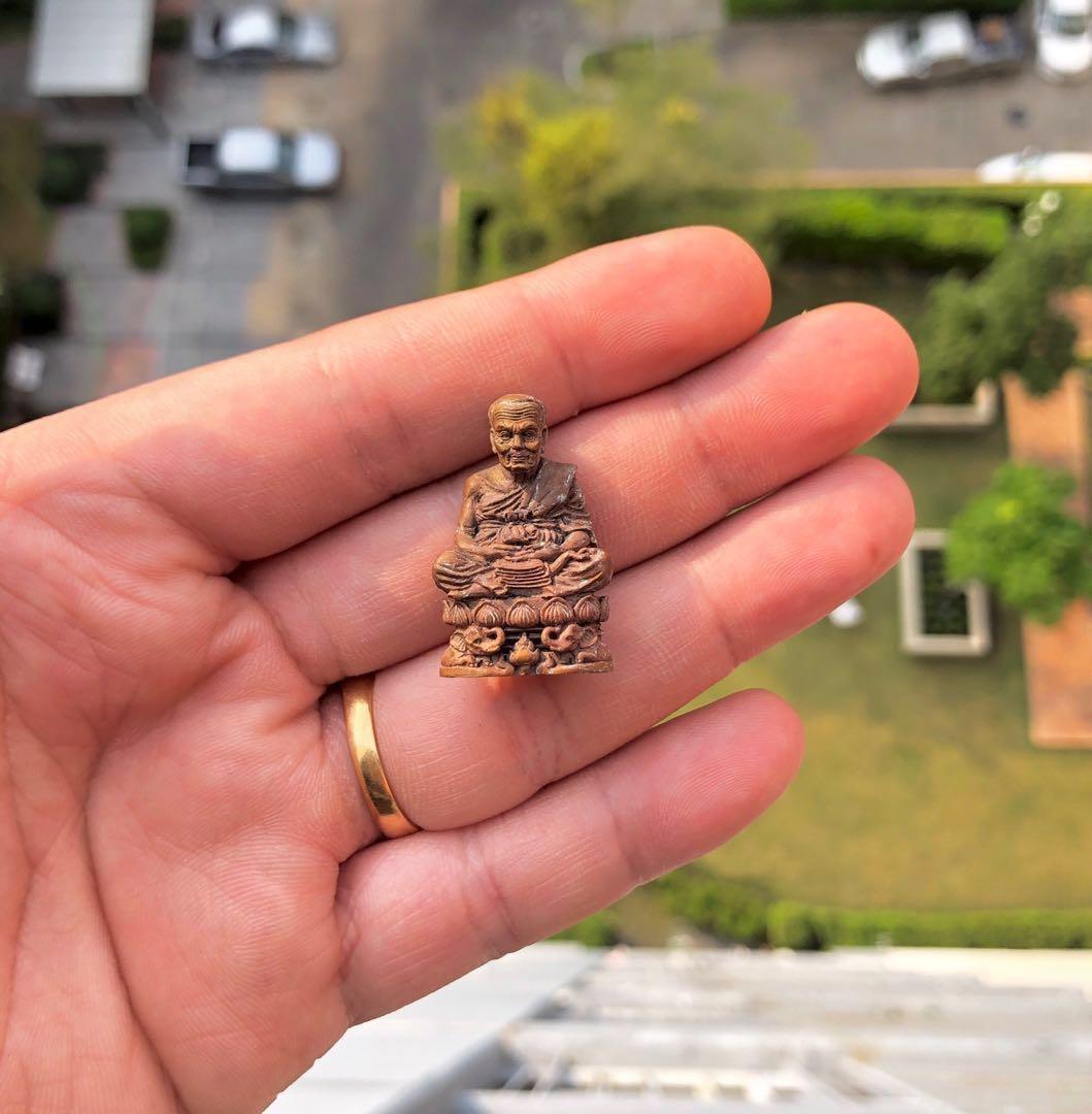 Lp Keow RoopLor Lp Thuad Thai amulets, Hobbies & Toys, Memorabilia ...