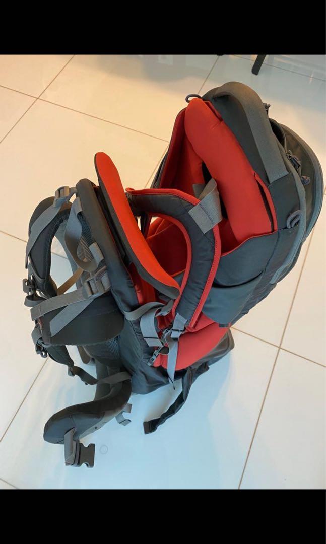 Macpac Hiking Carrier Vamoose, Babies & Kids, Going Out, Carriers ...