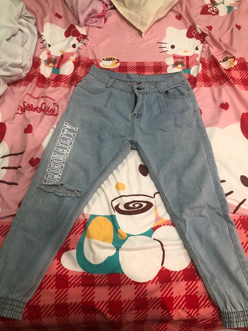 Medium sized jeans, Women's Fashion, Bottoms, Jeans on Carousell