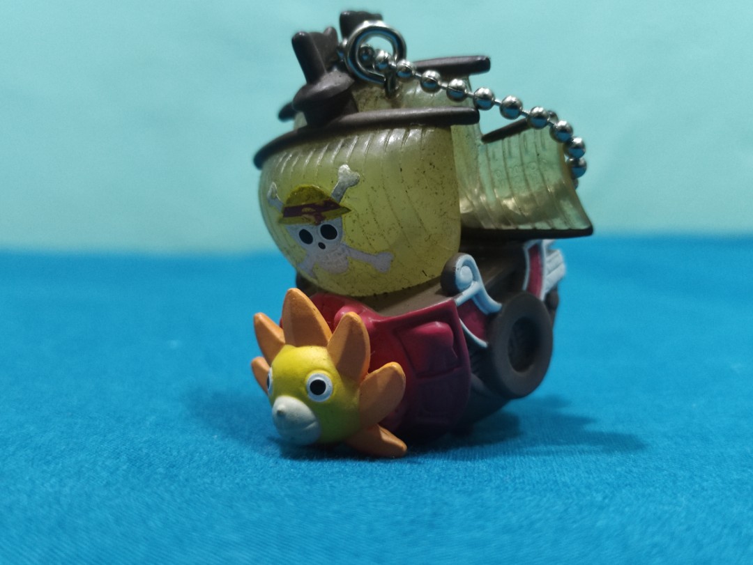 One Piece Thousand Sunny Ship Mini Figure Charm Keychain (with Lights ...